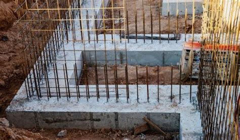 base isolation in construction types advantages disadvantages