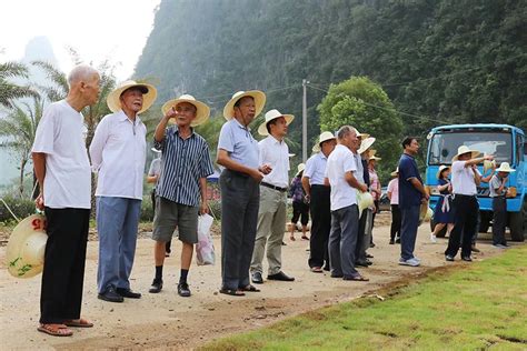 【钟山热点】我县组织离退休干部参观考察工农业生产情况建设