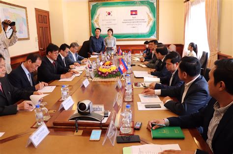 ឯកឧត្តម ងួន រតនៈ រដ្ឋបាលខេត្តបាត់ដំបង