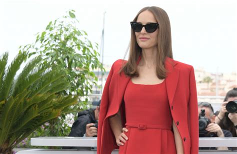 Natalie Portman Sex Scenes Are Always Uncomfortable