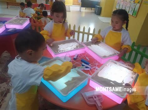 БАЯН ӨЛГИЙ Цэцэрлэгийн хүүхдүүд элсээр зураг зурах самбартай болов