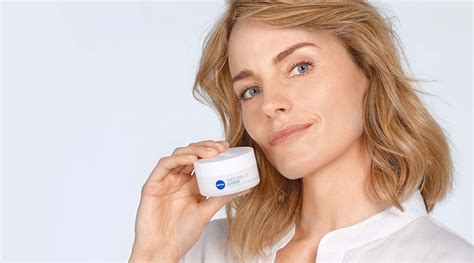 NATURALLY GOOD - NIVEA