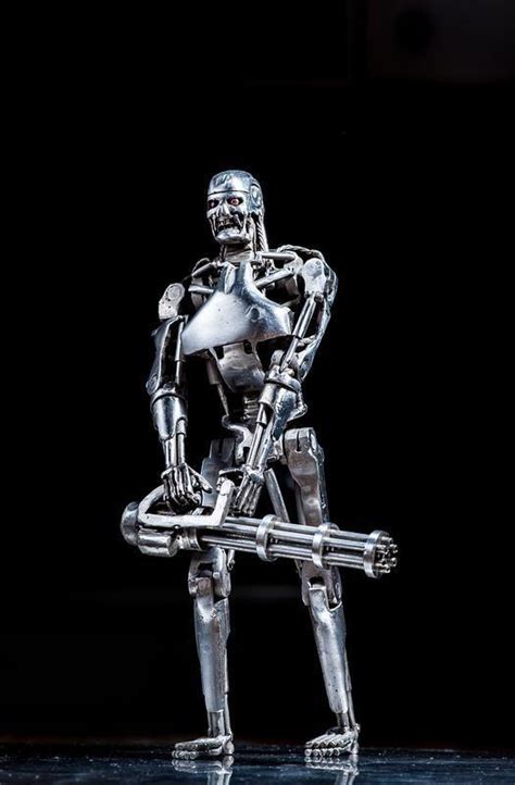 Термінатор — ціна 8000 грн у каталозі Статуетки Купити товари для дому