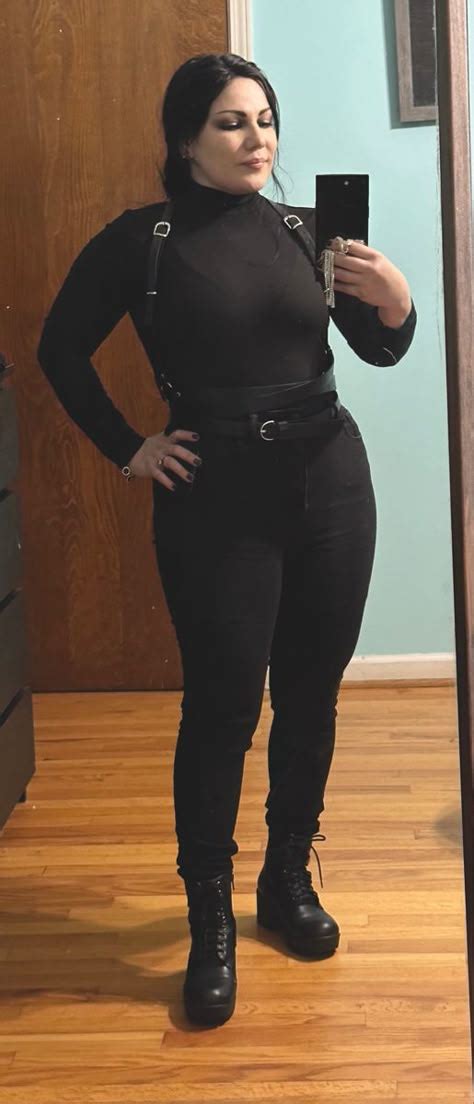 Plus Size Goth Outfit Ideas