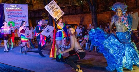 เครือข่ายแรงงานภาคเหนือ จัดแฟชั่นโชว์ ‘sex Worker ครั้งแรกของประเทศ แสดงออกเชิงสัญญะ หวังเลิก