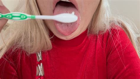 Cassiegray Tongue Cleaning Manyvids