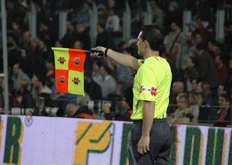 23 Football Referee Signals With Images And Meanings Howtheyplay