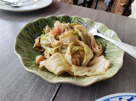 กะหล่ำปลีผัดน้ำปลา ร้าน กุ้งทองซีฟู้ด พระราม 4 Wongnai