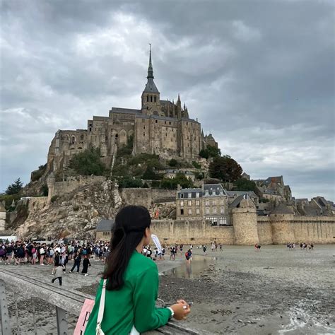 등산하는 마리 프랑스 마지막 여행지 에트르타 옹플뢰르 몽생미셸 몽생미셸 야경사진 하나 보고 간 곳이지만 야경이라곤 1도 볼 수 없던 곳 😢 그래도 조아 여행하는