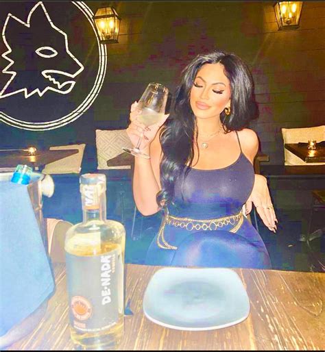 Tracy Dimarco Wanderlust Bore Of Whoville Page Tattle Life