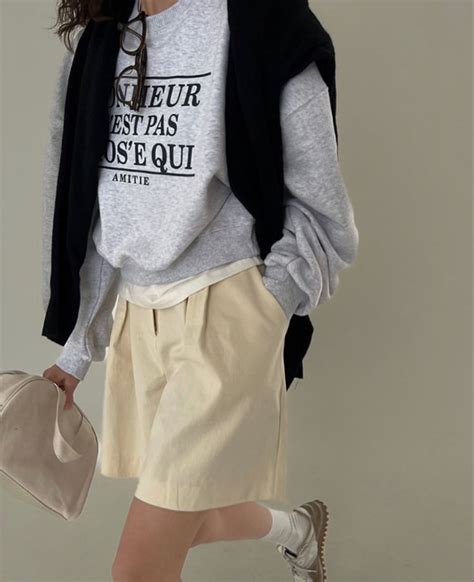 일상 의상에 있는 지수 김님의 핀 옷 스타일 일상 의상 의상 코디