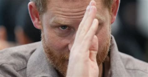 Чутовен скандал тресе кралското семейство принц Хари е изправен пред обвинения в малтретиране