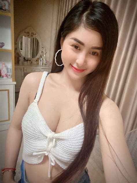 យ៉ាងហ្នឹងៗ អ្នកណាមិនមើលទៅ បើឡុង ថាវរី លេងខ្លួនស៊ីអារម្មណ៍ ពេលទៅលេងមណ្ឌលគីរី Khmerload