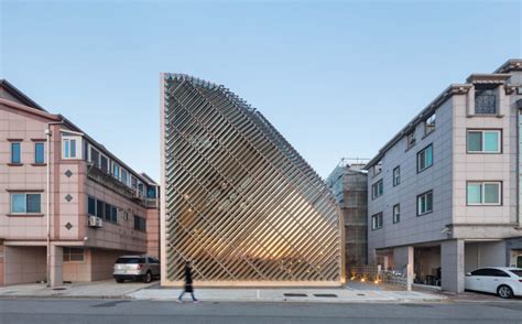 Parametrically Designed Louverwall House Is A Home To A Couple With