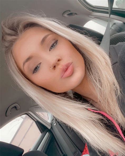 Lily Marie R Altblonde