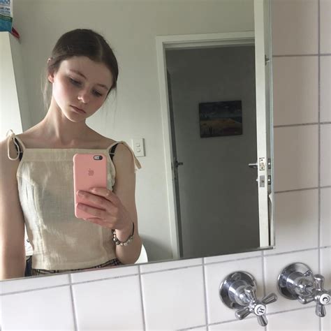 Thomasin McKenzie Sexy NonNude Collection Photos The Fappening