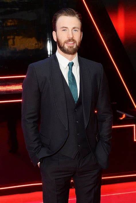 Pin By Enzo On Chris Evans Chris Evans Well Dressed Men Captain America