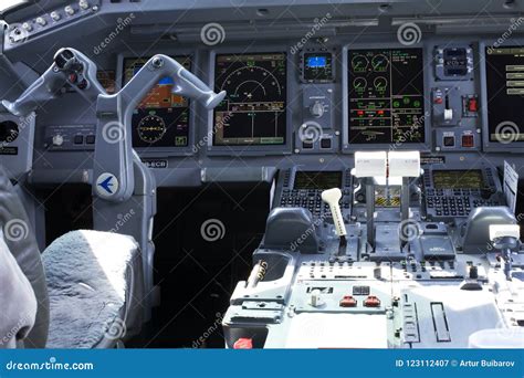 Inside View Of A Embraer Erj 190 Aircraft Cockpit The Capitain Place