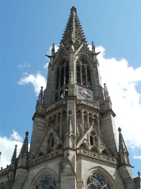 무료 이미지 건물 늙은 도시의 유럽 구성 상징 종교 고대의 경계표 정면 교회에 성당 역사적인 관광 여행 예배 장소 첨탑 신앙 뾰족한 탑