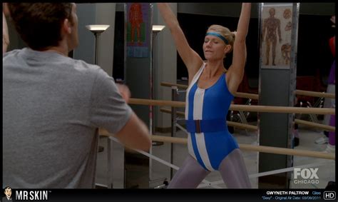 Голая Гвинет Пэлтроу в Glee