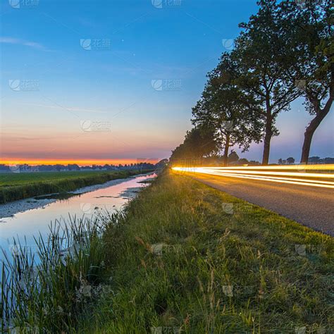 荷兰开阔圩田景观红绿灯广场
