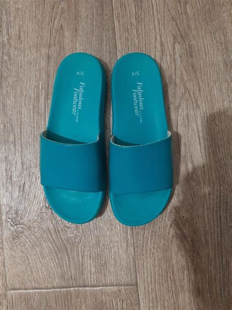 Шльопанці — ціна 200 грн у каталозі Шльопанці Купити жіночі речі за доступною ціною на Шафі