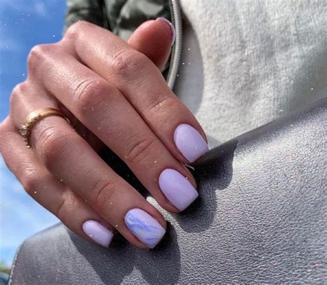 طرح لاک ناخن تزیین و طراحی ناخن دخترانه با لاک ساده، شیک و اکلیلی