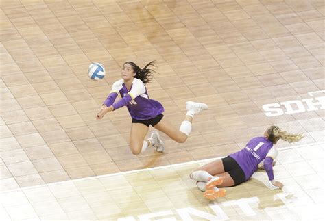 Bennett County Tops Parkston In Class B State Volleyball Quarterfinal