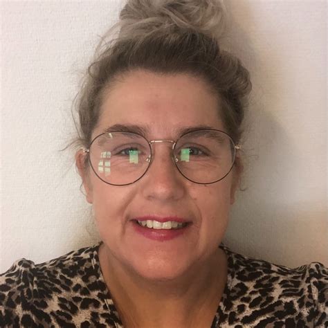 Laura Van Leeuwen Administratief Medewerker Umcg Linkedin