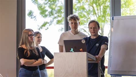 Data Analyst Vs Data Scientist Key Differences H Farm College