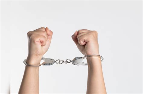 Phoenix Officer Alaa Bartley Arrested As Fbi Probes Alleged Criminal