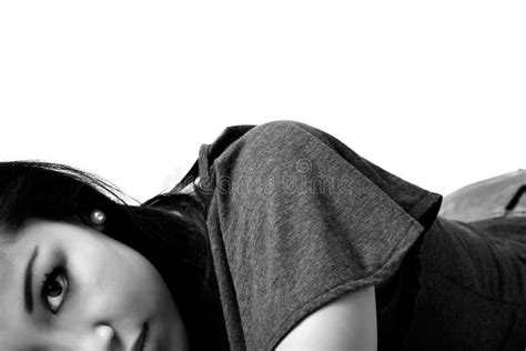 африканские частично детеныши женщины портрета Стоковое Изображение изображение насчитывающей