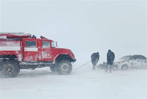 С сегодняшнего дня в Украине ограничили движение транспорта водителей призывают воздержаться от