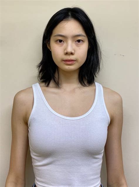 Julia Li Model Profile Photos And Latest News