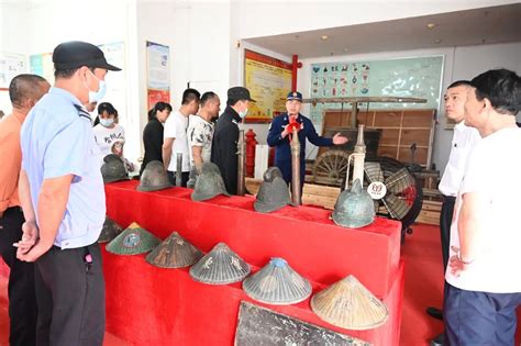 消防零距离安全伴我行雷州消防体验馆参观活动进行中 消防体验馆 地震体验馆 安全体验馆 防灾减灾教育馆 地震屋 北京盛世民安科技发展