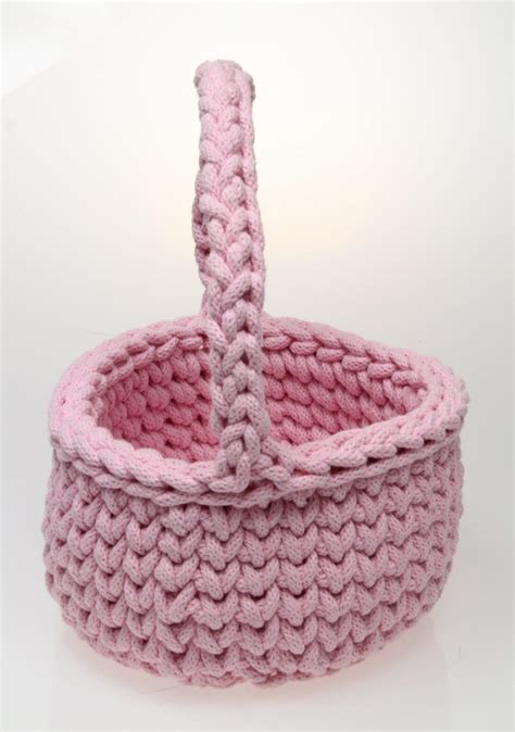 Koszyczek wielkanocny w kolorze różowym