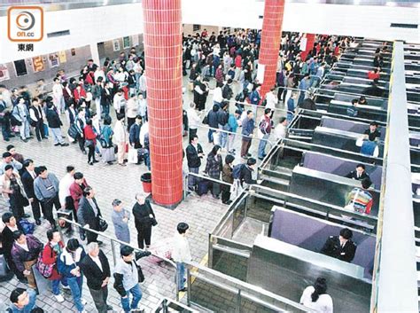 入境處非觸式e 道 7秒極速過關 東方日報