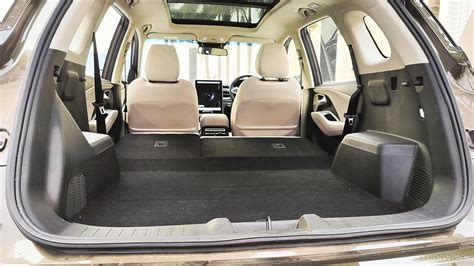 Hector Open Boottrunk Image Hector Photos In India Carwale