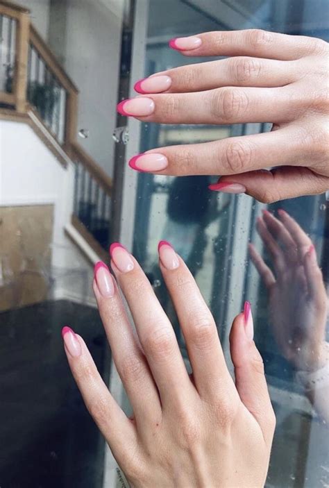 БАРБИ маникюр розовият хит на лятото 5 модерни идеи вдъхновени от кино хита на сезона