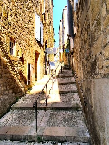 Welcome To Medieval Sarlat The Medieval Quarter Of Sarlat Flickr