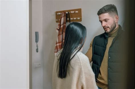 The Art Of Deep Listening In Intimate Relationships Keralam Chronicles