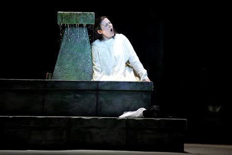 Mākslinieki Liene Kinča Latvijas Nacionālā Opera Un Balets