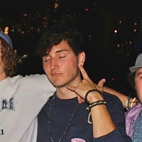 Beau Beau F M • Threads Say More