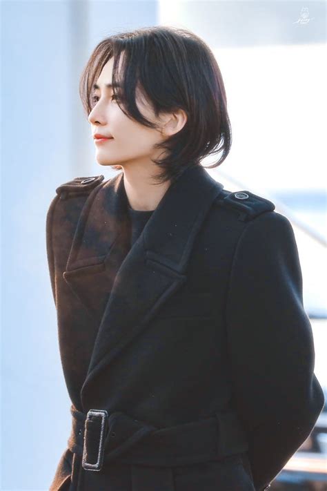 Pin By Adriana Aviles On Jeonghan Jeonghan Short Hair Jeonghan