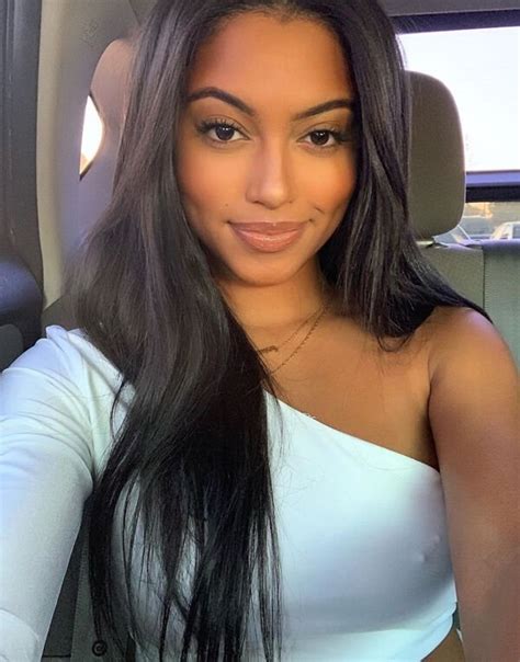 Hot Car Selfies 37 Pics