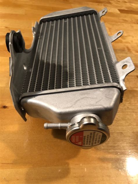 Oem Honda Radiator Right Fill Side Rh R Crf450rx Crf 450rx 19 20 2019 2020