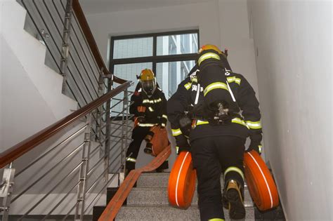 增强防火安全意识 提高自防自救能力 航空机电设备维修学院