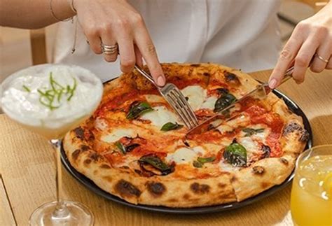 Sip And Slice Jones The Grocer Radisson Red Dso Dizzer