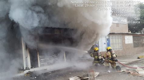 Voraz Incendió En El Barrio Calimio Decepaz Afectó A Una Casa De Tres