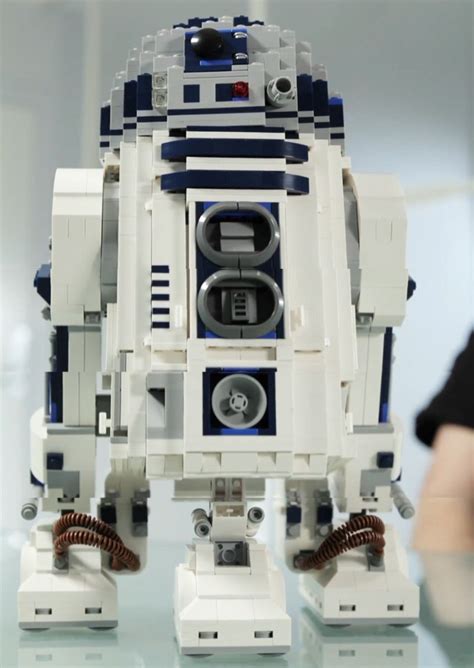 2,100-Piece R2-D2 LEGO Set Is Coming! — GeekTyrant